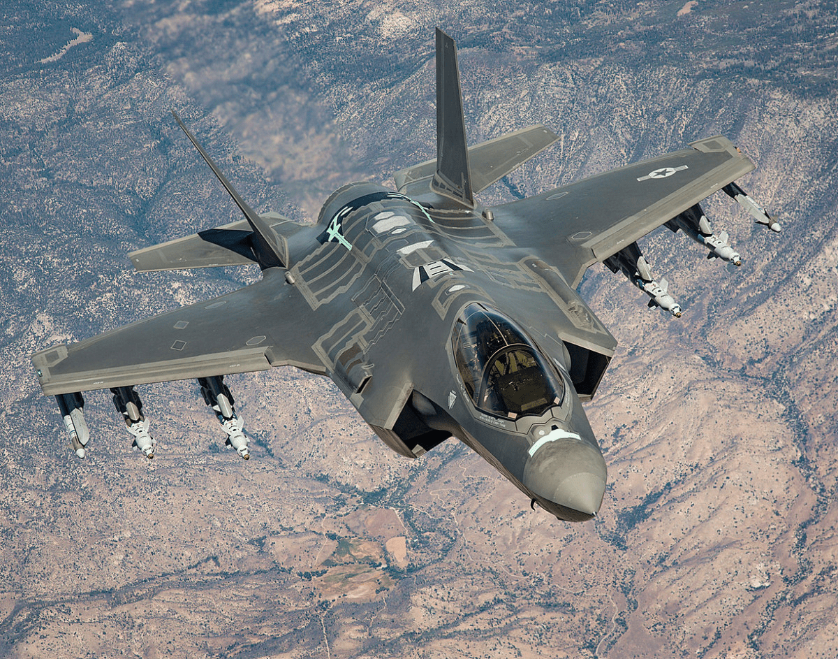 What Is a Fifth-Generation Fighter? Why are they so SPECIAL? - Lets Fly VFR