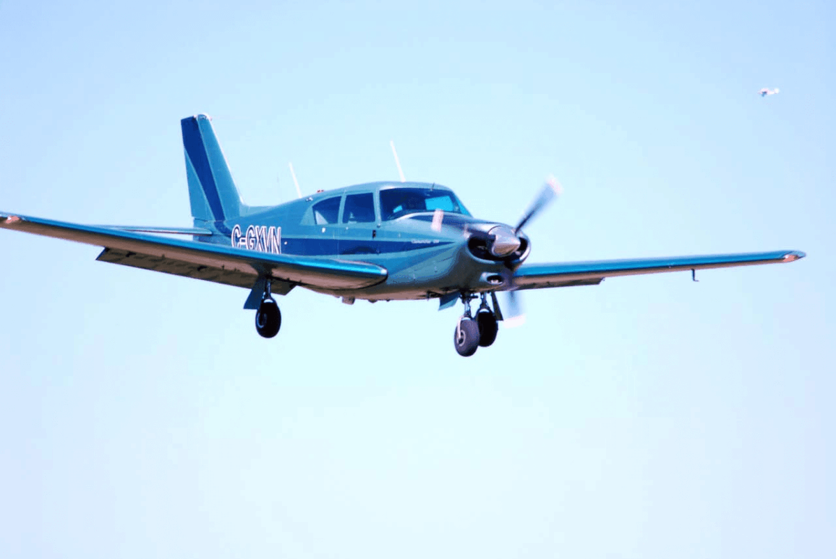 The Complete Guide to the Piper Comanche 250: Specs, History, Safety ...
