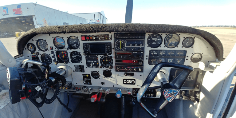 The Complete Guide to the Piper Comanche 250: Specs, History, Safety ...